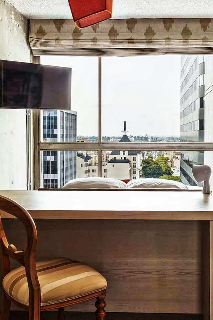 Iconic La Views From Oversized Windows - Los Angeles, CA