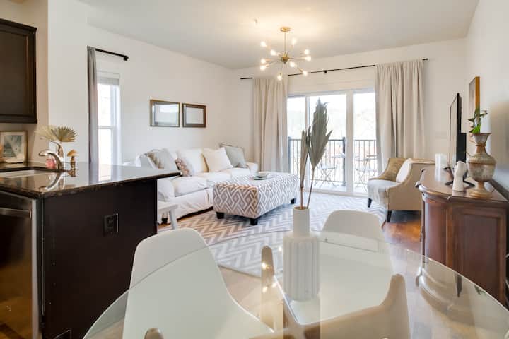 Walkable Lynchburg Condo W/ Private Balcony - Lynchburg, VA