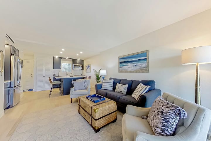 1br With Pools, Hot Tubs, Tennis, & Balcony - Marco Island, FL