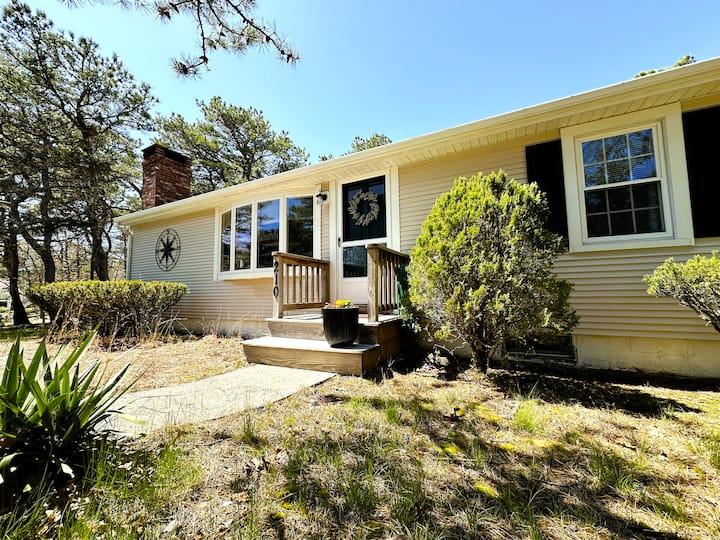 Walk To Beach/dog Frndly/sleeps 6-8/game Room - Eastham, MA
