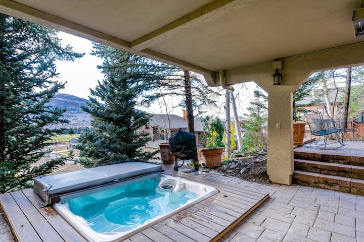 Spacious 4br Mountainview | Hot Tub | Sauna - スティームボート・スプリングズ, CO