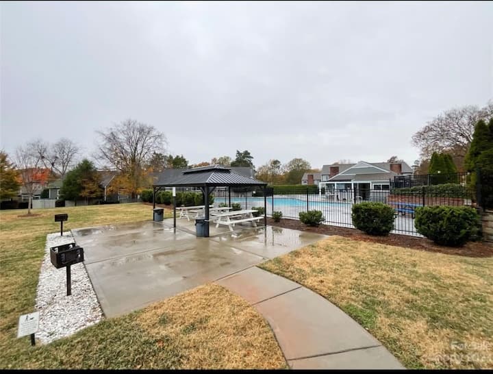 One Bedroom In Prime Location Monthly Rental - Charlotte, NC