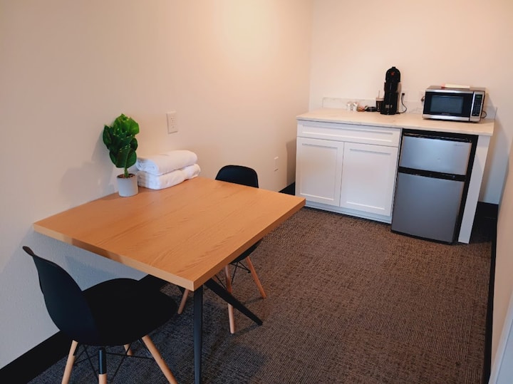 Orange Street Boutique Hotel - Single King Bed - Hot Springs, AR