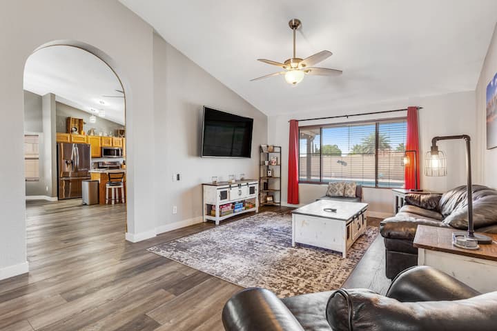 Dog Friendly 3br | Pool | Firepit - Mesa, AZ