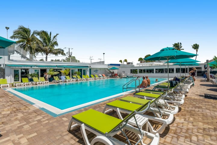 2br Dog-friendly Oasis W/ Pool, Hot Tub, & Views - Key Colony Beach, FL