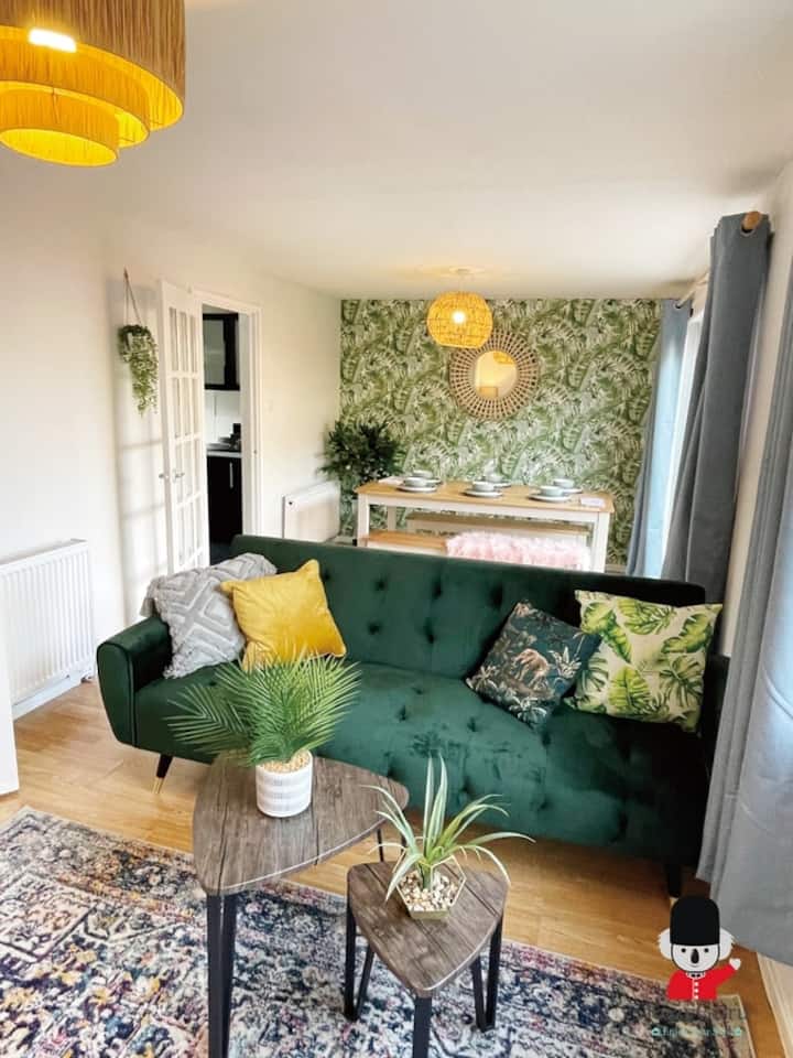 Warrington Lovely Natural Ambience 3 Bedroom House - Warrington