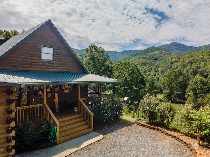 Dulce Mountain Cabin | Mnt View, Close To Town! - Whittier, NC