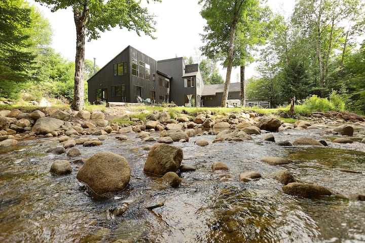 Pet Friendly Riverfront Home In Waterville Valley! - Waterville Valley, NH