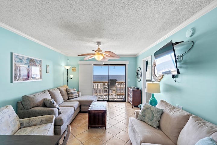 Spacious Condo, Across The Street From The Beach + - North Myrtle Beach, SC