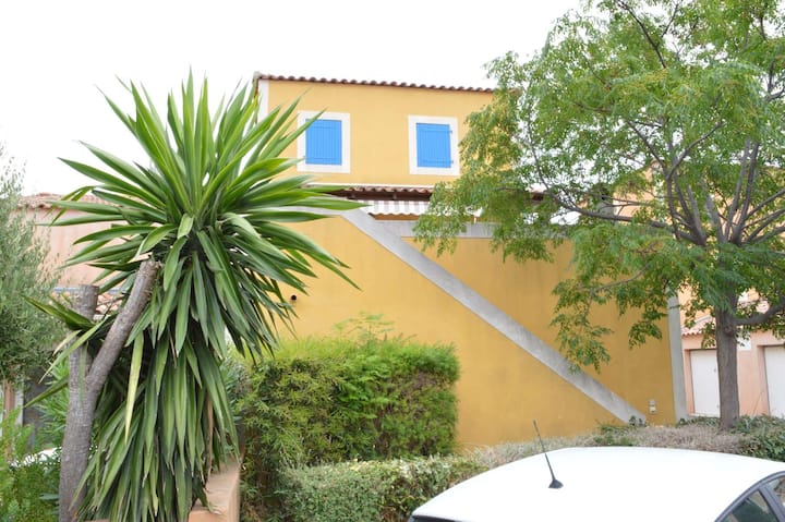 Spacieuse Maison 3 Pièces Avec Terrasse - Narbona