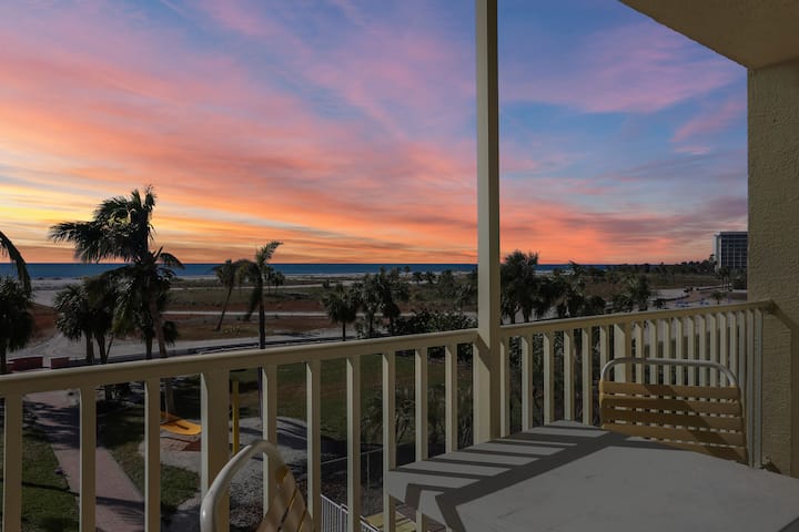 New Listing! South Beach 305 On Treasure Island - Treasure Island, FL