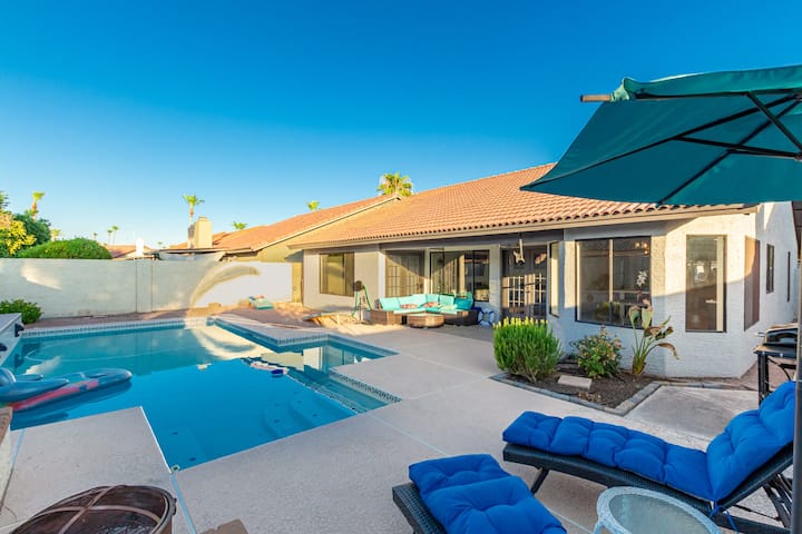 Pool, Open Bar, Games, Hiking, Walk To Dining - Mesa, AZ
