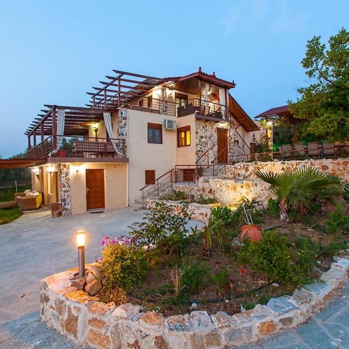 Villa Laskari Sea View - 哈爾基季基州