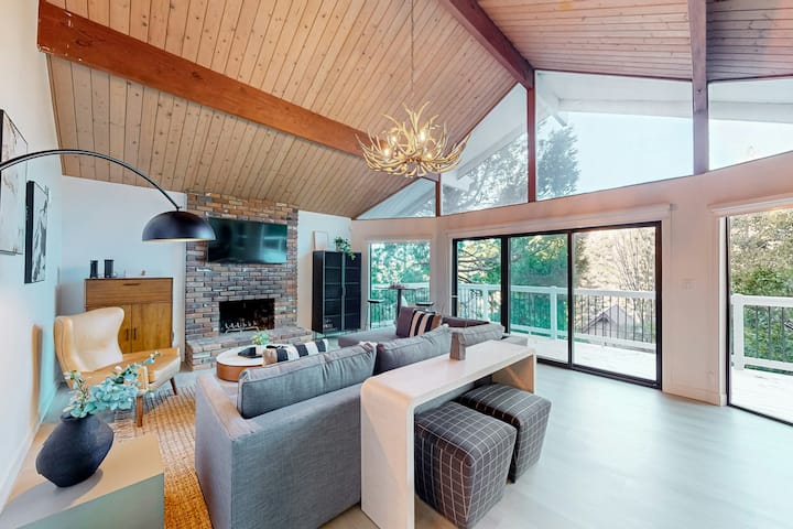 3br Dog-friendly Home W/ Scenic Deck, Lake Access - Lake Arrowhead, CA