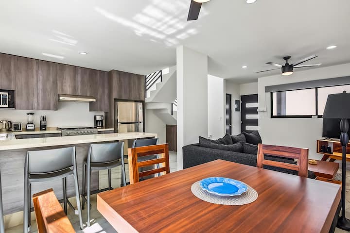 3br Home Near Beach With Pool, Patio, Streaming - Nuevo Vallarta