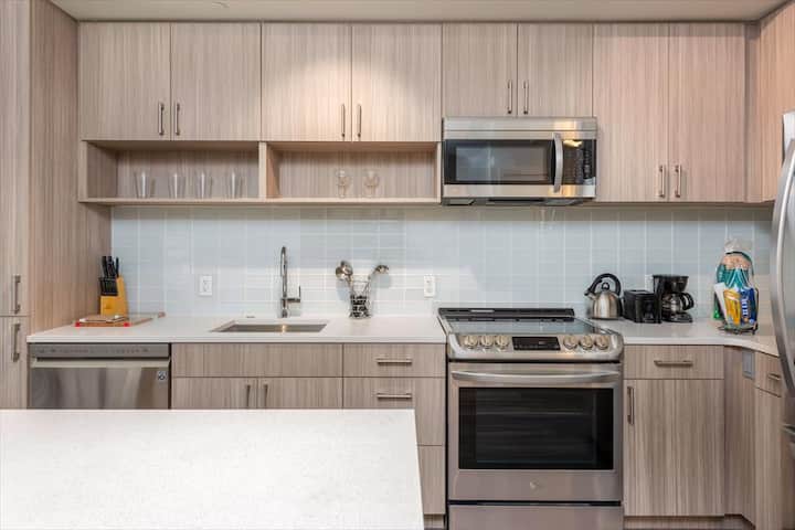 Spacious 1br - Kitchen | Gym | Lr- Relax In Luxury - Reston, VA