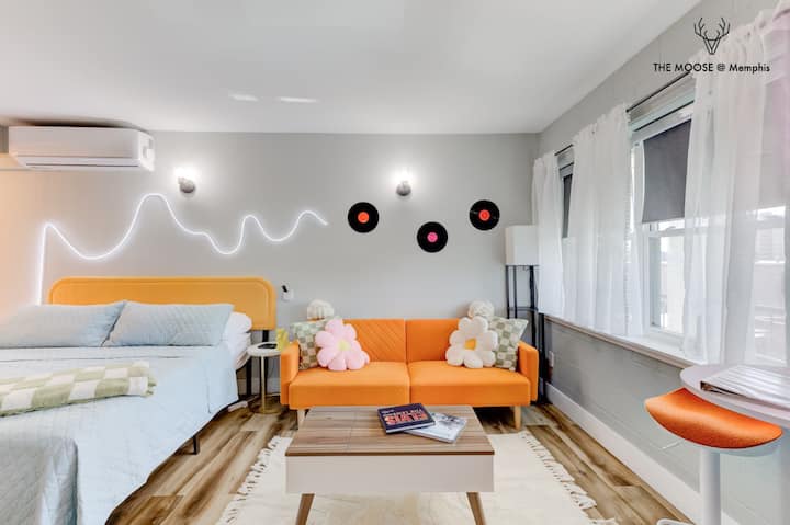 Themed Lux Loft With King Bed, Free Parking & Wifi - Memphis, TN