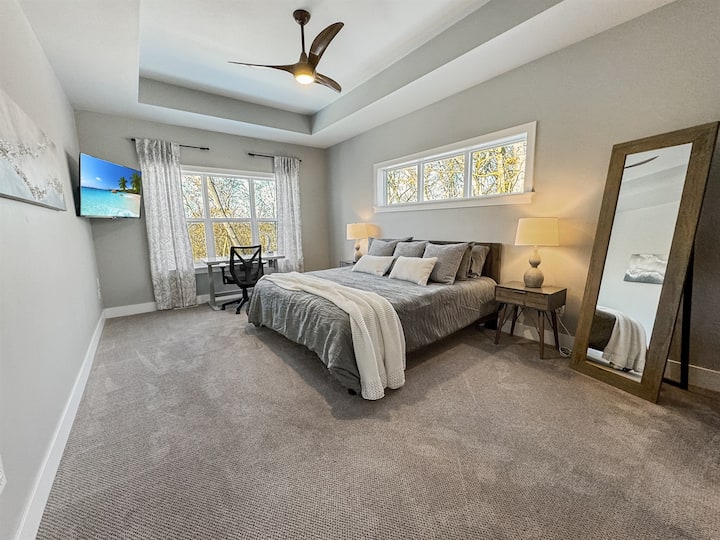 Executive 3br | Minutes To Madison - Madison