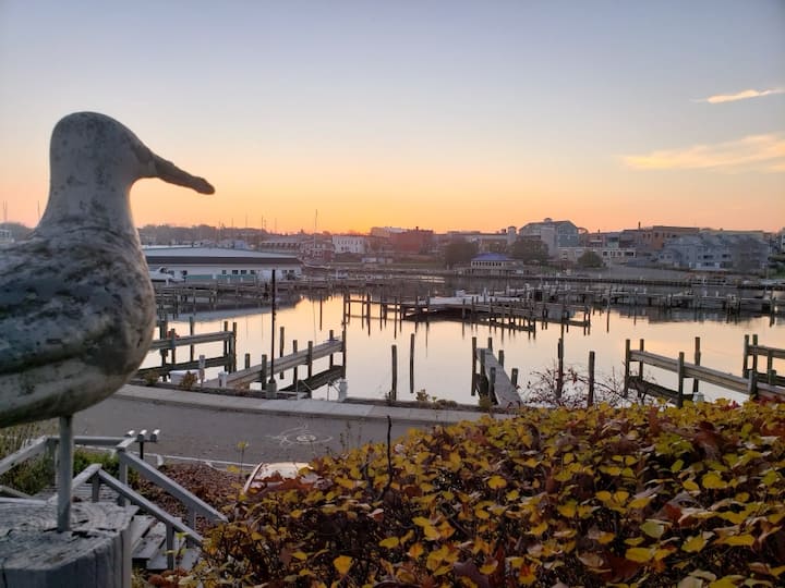 Harbor View River Front Sleeps 8 Stunning View - South Haven, MI