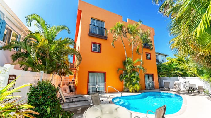 Siesta Key Village, Pool, Beach Access 4-min Walk - Siesta Key, FL