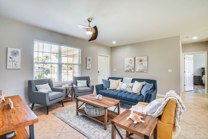 Screened Porch & Fire Pit: Quiet Cape Coral Home - Cape Coral, FL