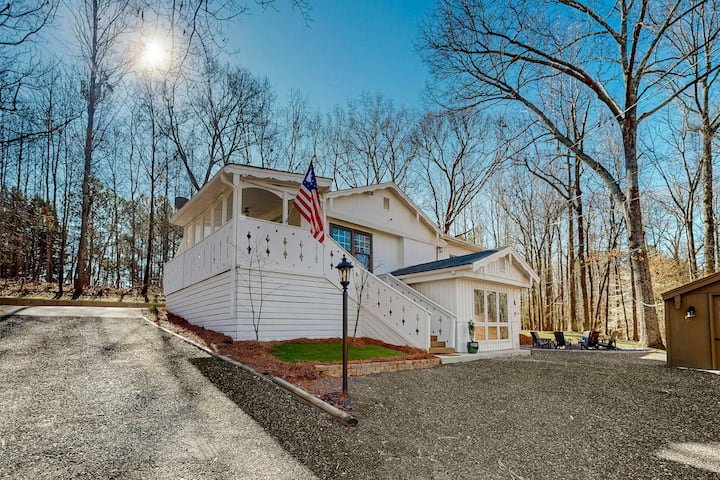 3br Dog-friendly Adventure Cabin With Firepit & Ac - ブフォード, GA