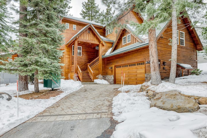 Dog-friendly 5br In The Trees With Hot Tub & Decks - Incline Village, NV