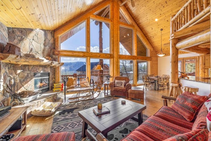 Pegasus Luxe Mnt Retreat Stunning Views & Hot Tub - Big Bear Lake, CA