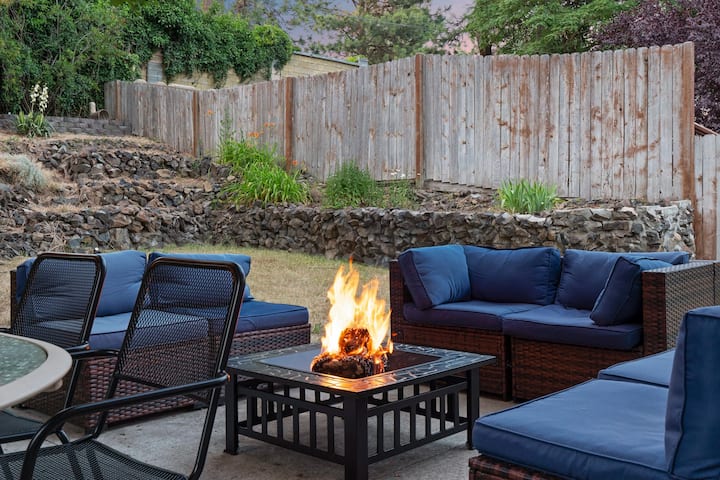 Historic 5br Home | Downtown • Fire Pit • Foosball - Spokane, WA