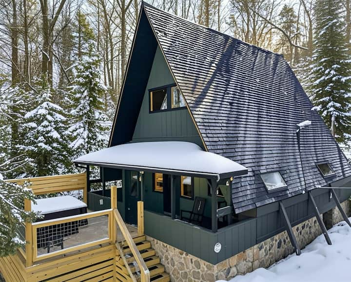 Winter Nights: Cozy A-frame W/ Hot Tub & Fire Pit - Cosby, TN