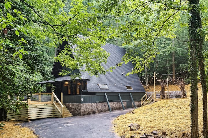 Fall Escape: Cozy A-frame, W/ Hot Tub & Fire Pit - Cosby, TN