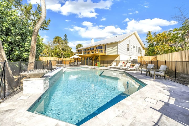 Gertrude Siesta | Priv Pool, 1-mile To Siesta Bch - Siesta Key, FL