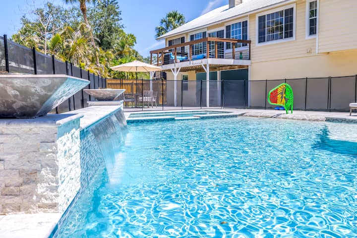 Gertrude Siesta | Priv Pool, 1-mile To Siesta Bch - Siesta Key, FL