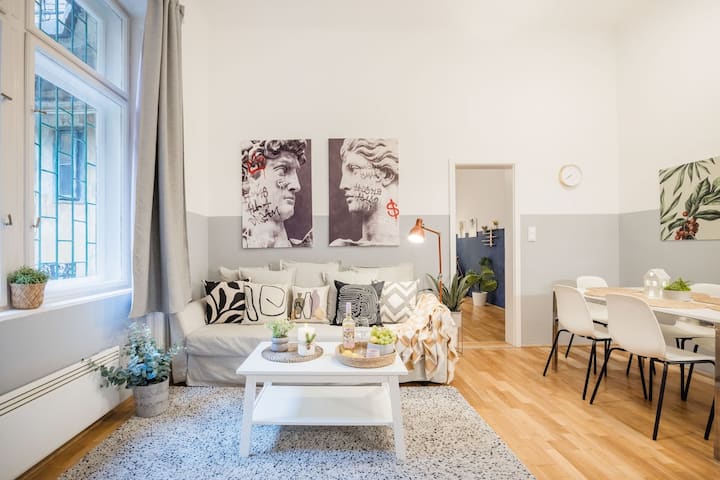 Most Central Budapest Home - 2 Min To Newyork Cafe - Budapest