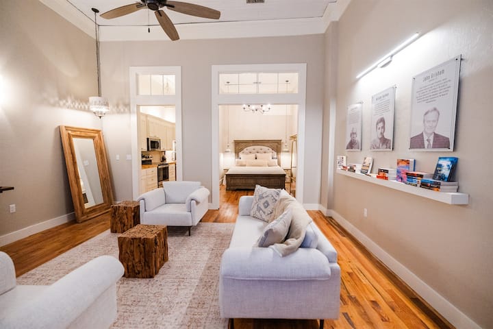Full Kitchen, Downtown Laurel Walkable, Coffee Bar - Laurel, MS