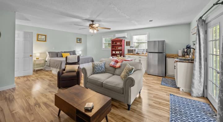 Private New Bern Apartment In Quiet Neighborhood - New Bern, NC