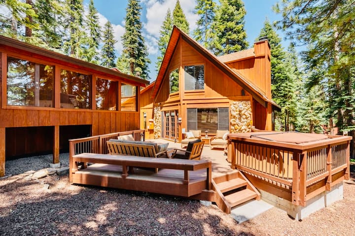 Sunlit Incline Retreat | Hot Tub & Large Deck - Incline Village, NV