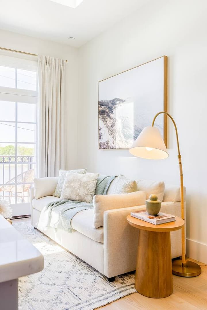 Coastal Riverview Condo, Walkable, Free Parking! - Wilmington, NC