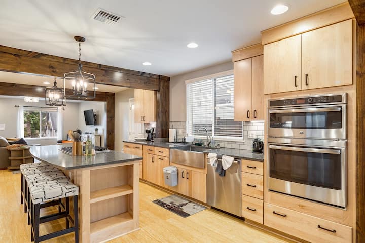Renovated 2br Home Near Light Rail & Pike Place - South Seattle - Seattle