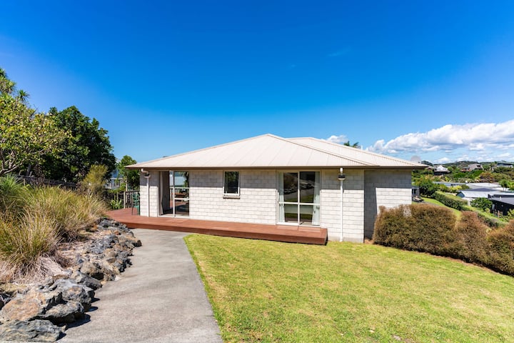 Tranquil Cove - Mangawhai Heads Holiday Home - Mangawhai