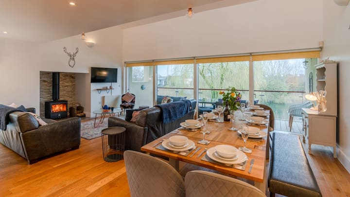 Lakeside Lodge With Spa Access, Watersports, Pool - Cirencester