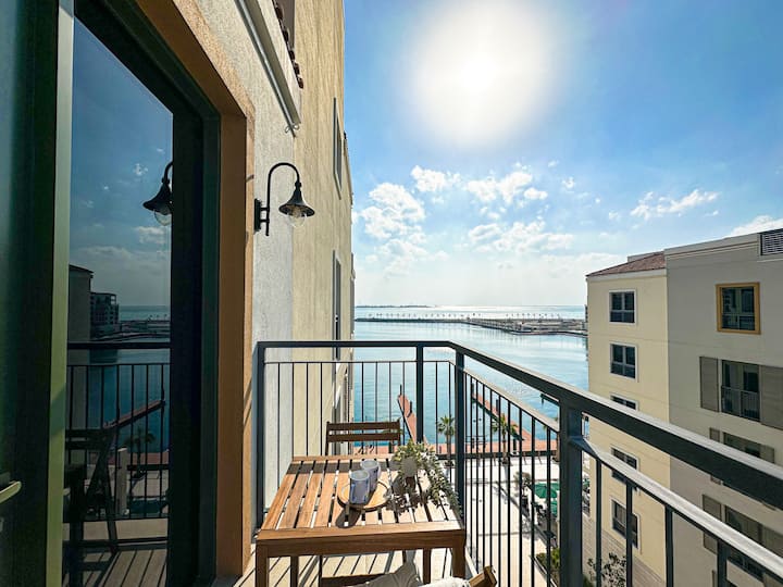 Coastal Chic Luxurious Retreat At Port De La Mer - Dubai