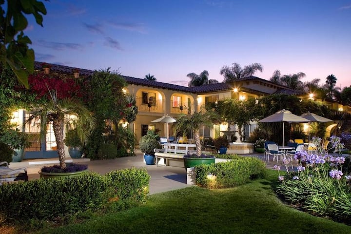3 Relaxing Units! Beachfront, Pool, Pets Allowed - Santa Barbara, CA