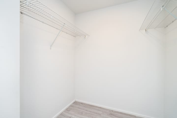 Mins From Dt + Luxury 2 Bed (106+1755 - Winnipeg