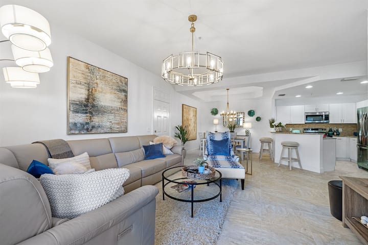 Luxury Ground Floor Condo - Pool - Fitness Center - Cape Coral, FL