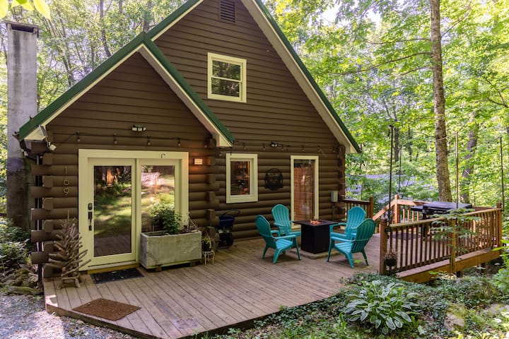 Tweetsie Den: Log Cabin 15 Minutes To Tweetsie Rr! - Boone, NC