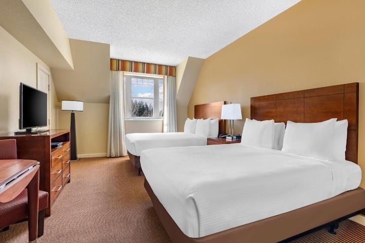 Look No More! Outdoor Pool, Kitchenette! - South Lake Tahoe, CA