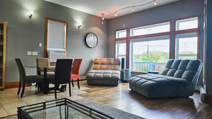 M22 Vacation Rentals - Unit 2 - フランクフォート, MI