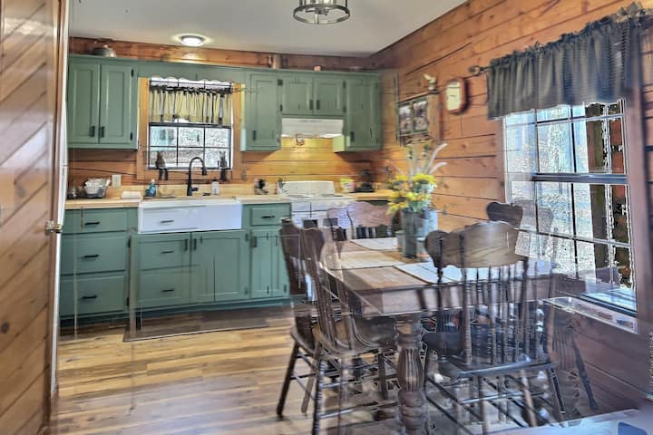 ÉVadez-vous à Eureka Springs : Cabane Familiale Av - Eureka Springs, AR