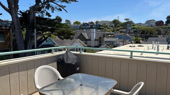 Ocean View Home - Rooftop Deck & Pet-friendly - 卡皮托拉